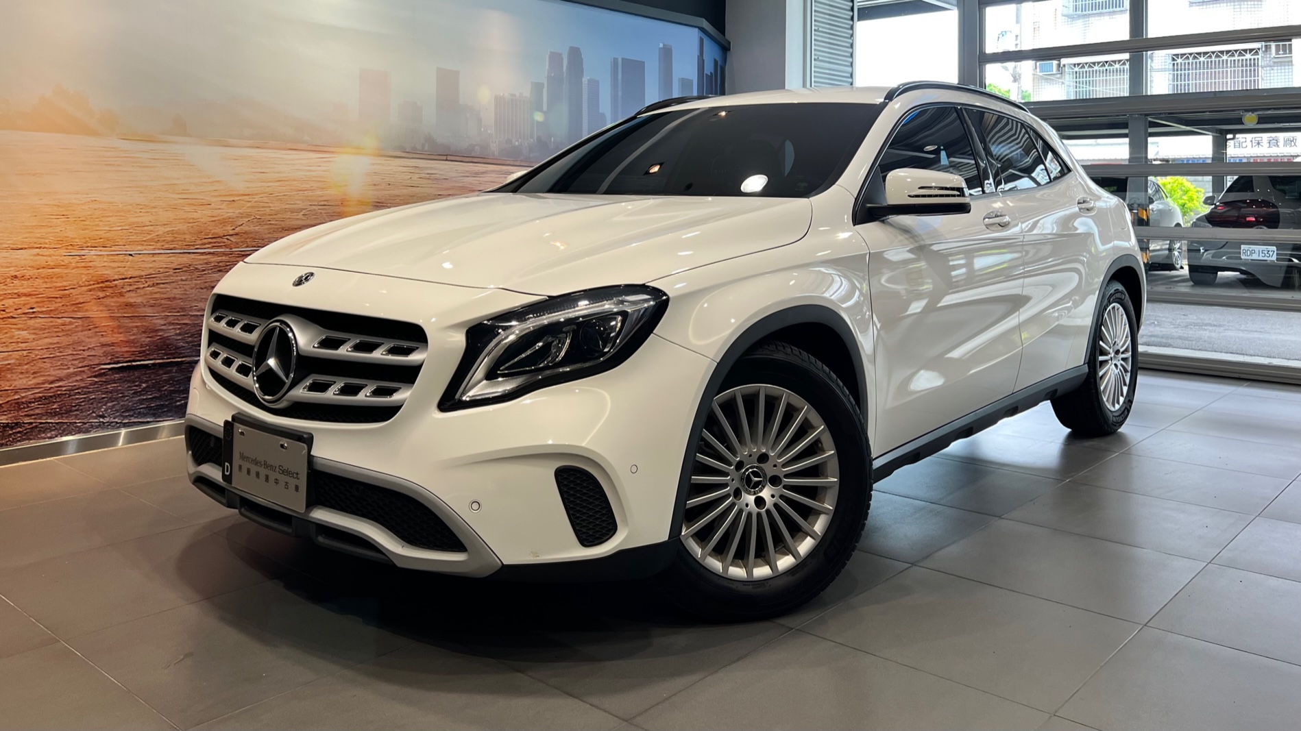 Mercedes-Benz GLA 180 | Mercedes-Benz Select 原廠精選中古車