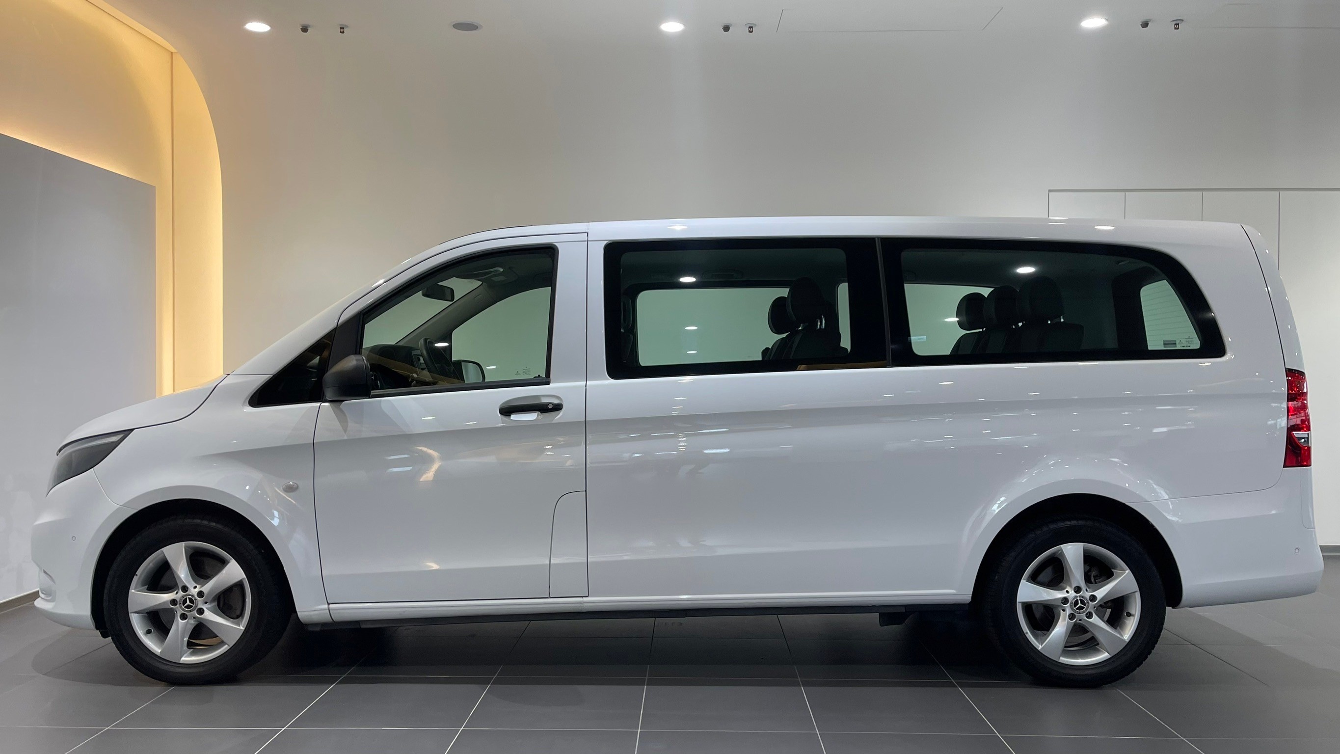 Mercedes-Benz Vito Tourer | Mercedes-Benz Select 原廠精選中古車