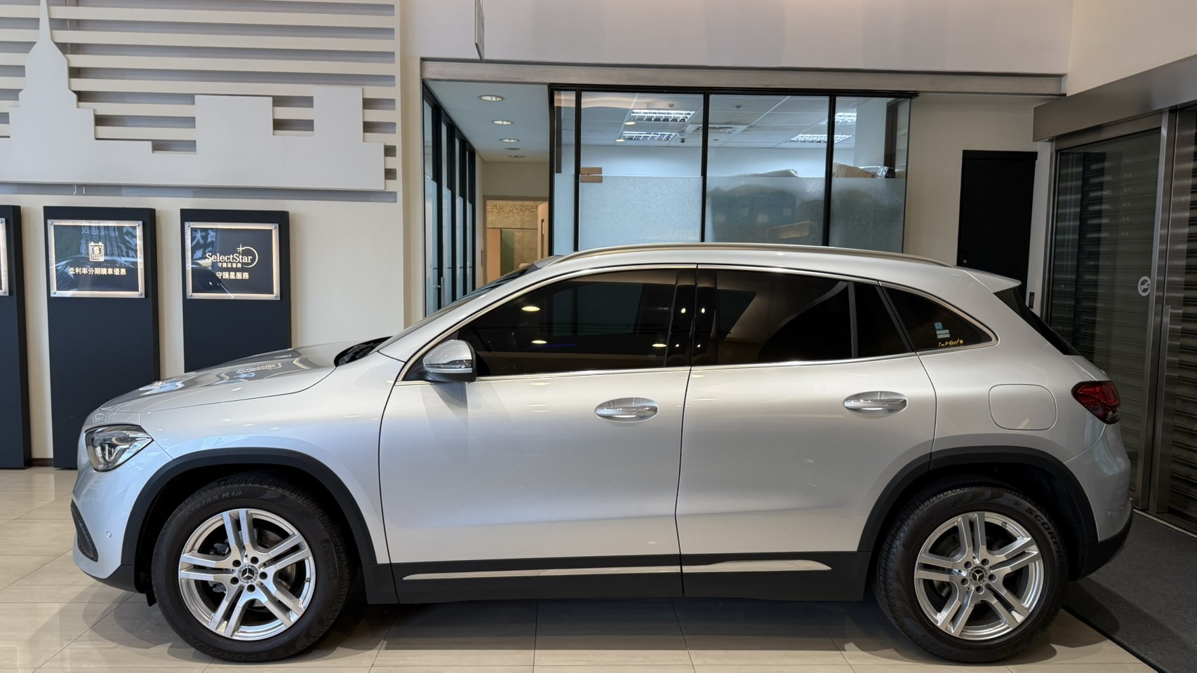 Mercedes-Benz GLA 180 | Mercedes-Benz Select 原廠精選中古車