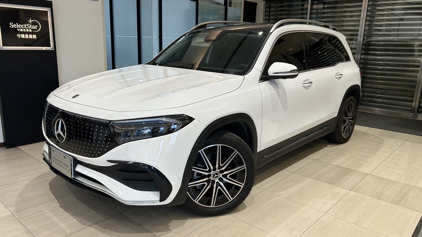 Mercedes-Benz EQB 300 4M FL | Mercedes-Benz Select 原廠精選中古車