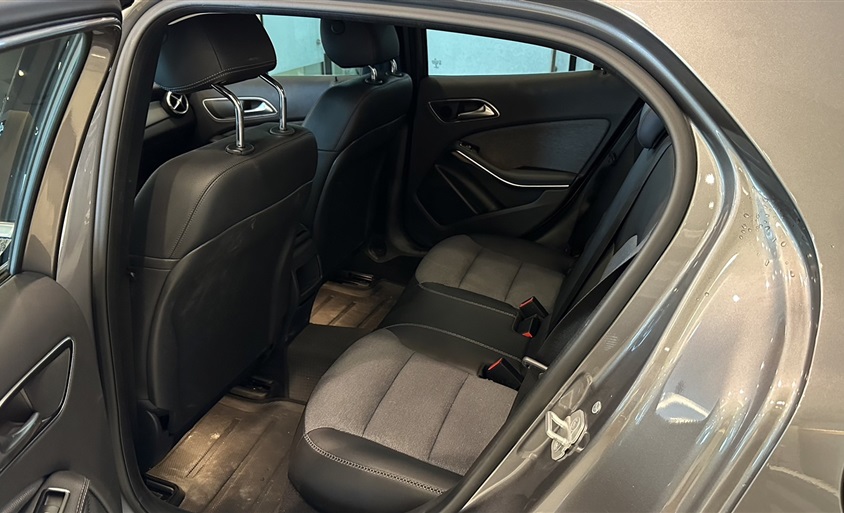 Mercedes-Benz GLA 180 | Mercedes-Benz Select 原廠精選中古車